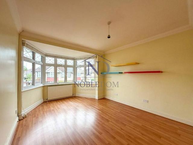 4 bedroom semi detached house to rent