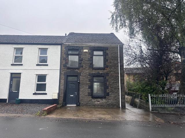 4 bedroom semi detached house to rent