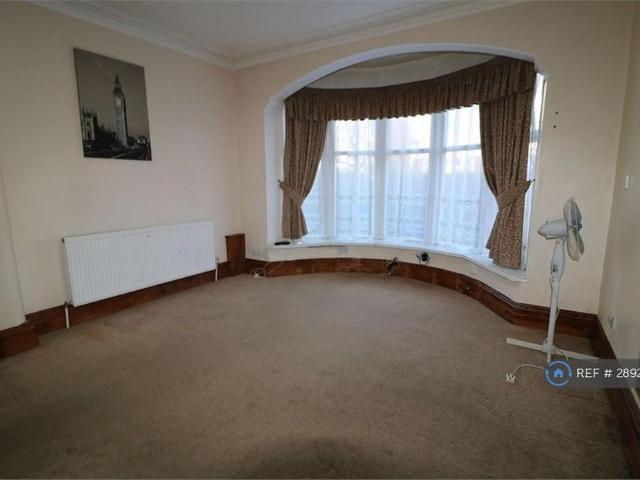 4 bedroom semi detached house to rent