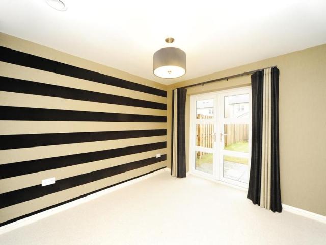 4 bedroom semi detached house to rent