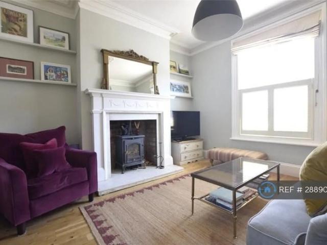 4 bedroom semi detached house to rent