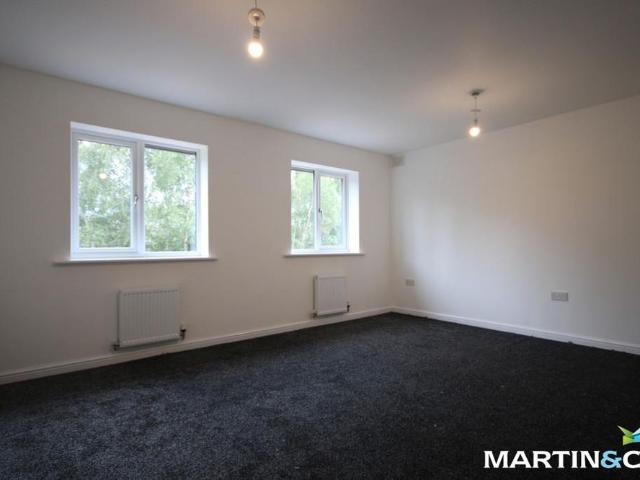 4 bedroom semi detached house to rent