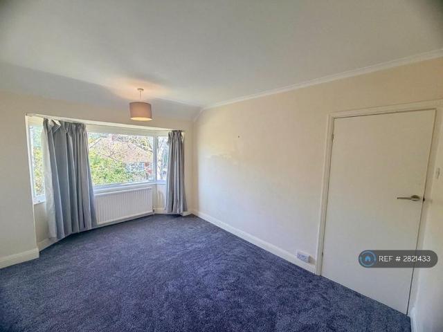 4 bedroom semi detached house to rent