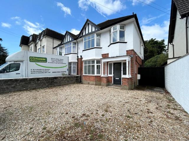 4 bedroom semi detached house to rent