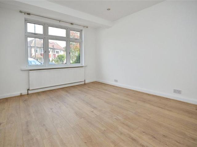 4 bedroom semi detached house to rent