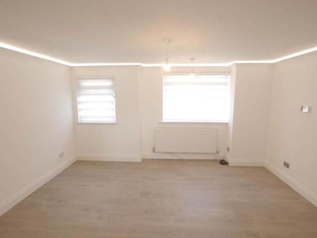 4 bedroom semi detached house to rent