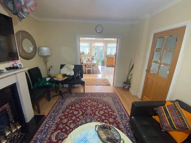 4 bedroom semi detached house to rent