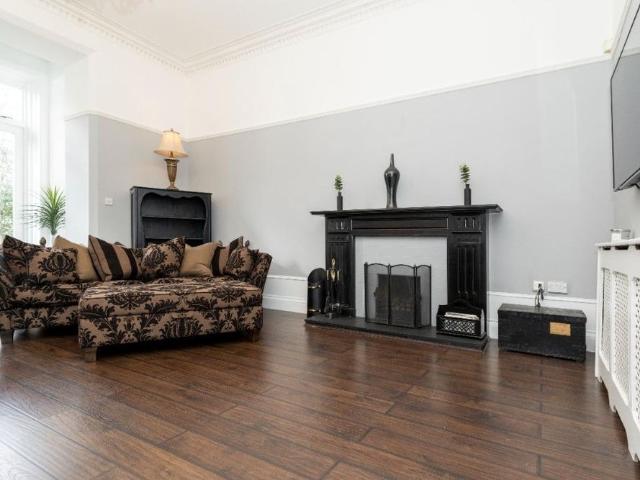4 bedroom semi detached house to rent