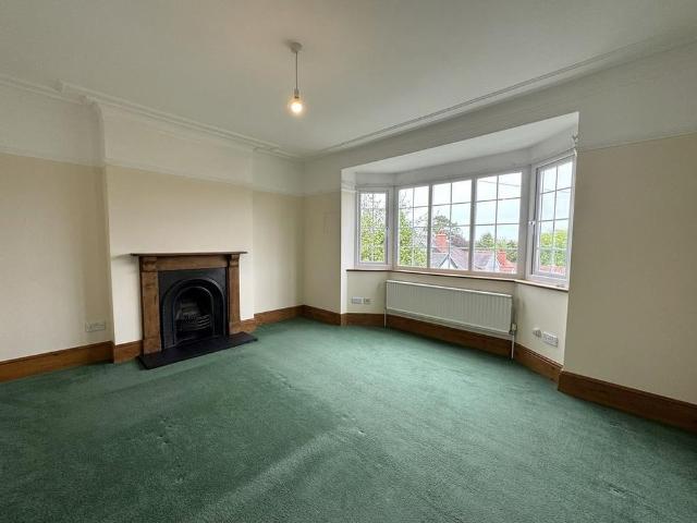 4 bedroom semi detached house to rent
