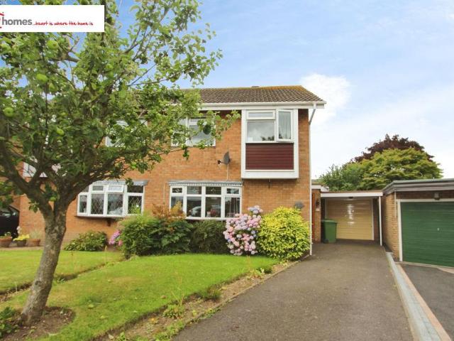 4 bedroom semi detached house to rent