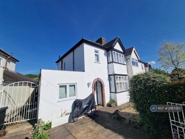 4 bedroom semi detached house to rent