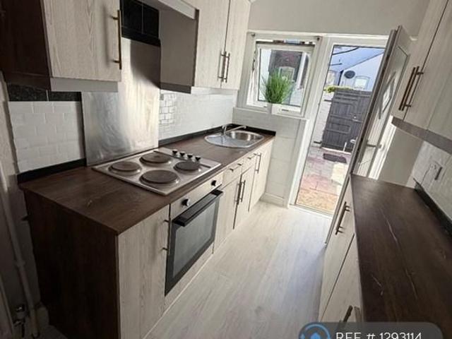 4 bedroom semi detached house to rent