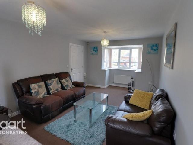 4 bedroom semi detached house to rent