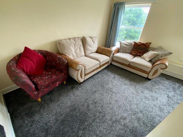 4 bedroom semi detached house to rent