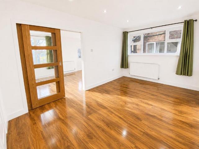 4 bedroom semi detached house to rent