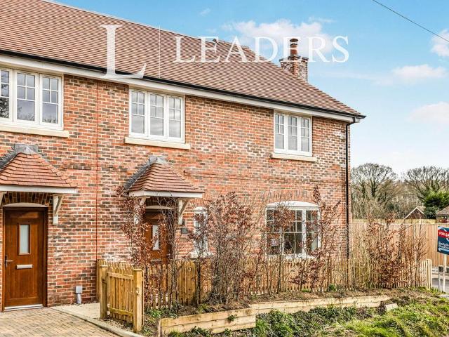 4 bedroom semi detached house to rent
