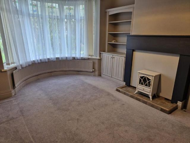 4 bedroom semi detached house to rent