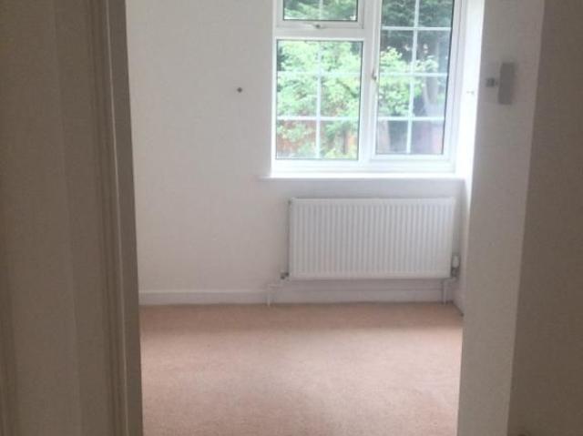 4 bedroom semi detached house to rent