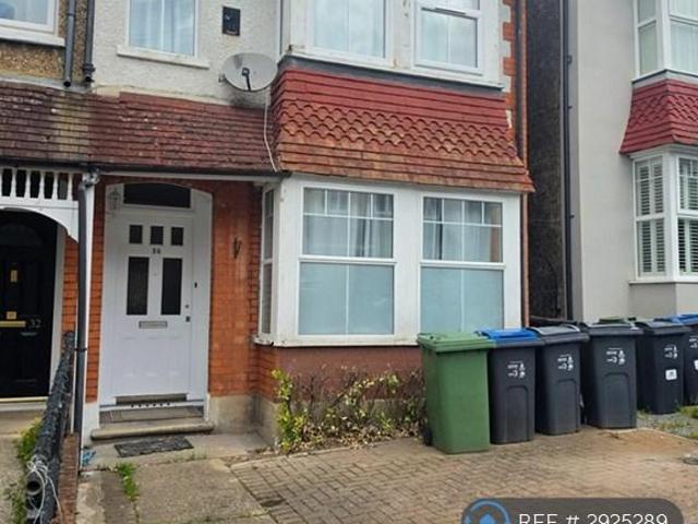 4 bedroom semi detached house to rent