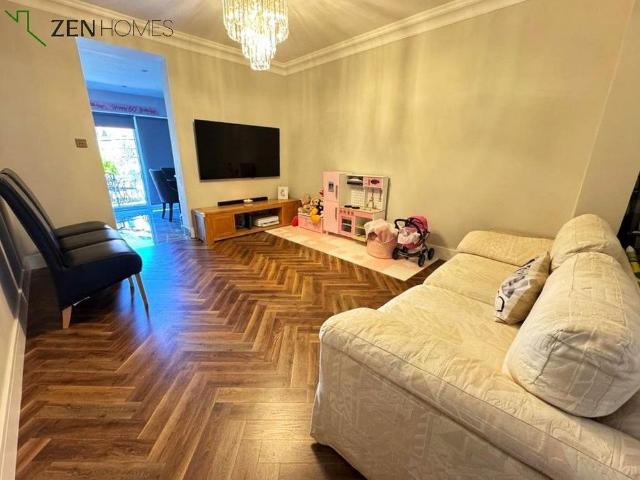 4 bedroom semi detached house to rent