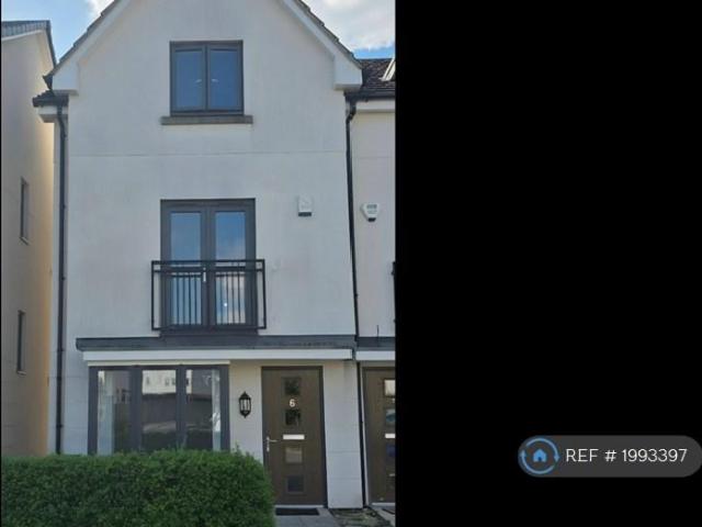 4 bedroom semi detached house to rent