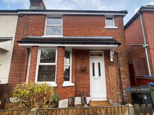 3 bedroom semi detached house to rent