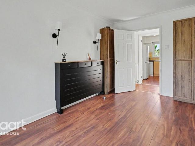 4 bedroom semi detached house to rent