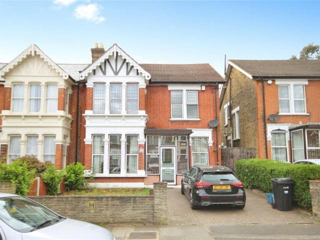 4 bedroom semi detached house to rent