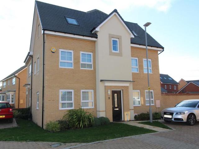 4 bedroom semi detached house to rent