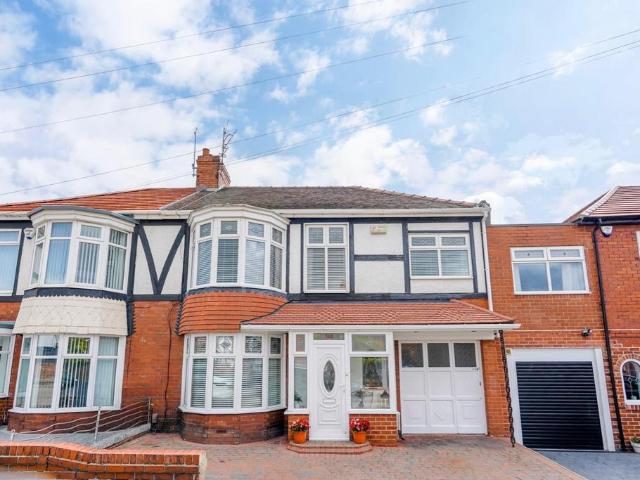 4 bedroom semi detached house for sale