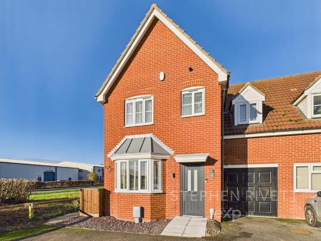 4 bedroom semi detached house for sale