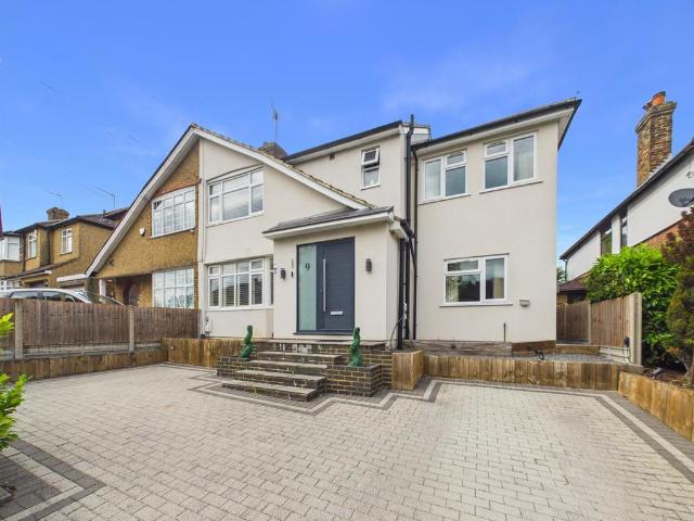4 bedroom semi detached house for sale