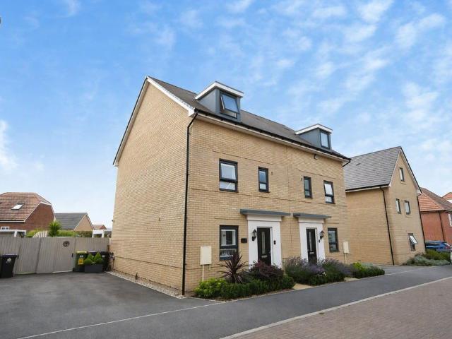 4 bedroom semi detached house for sale