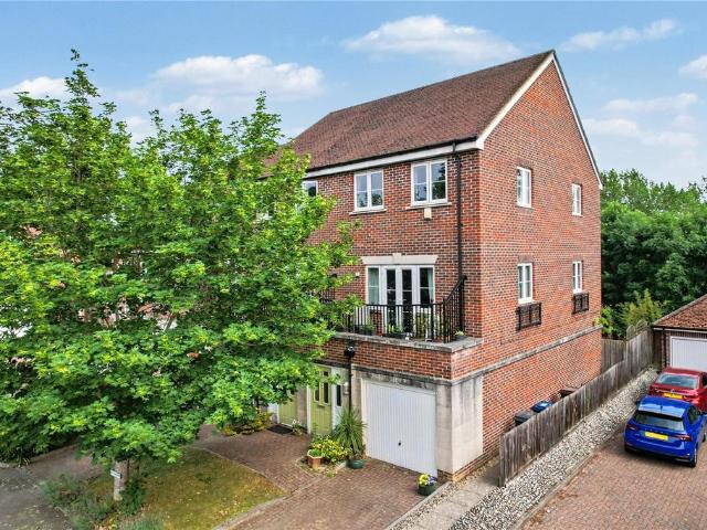 4 bedroom semi detached house for sale