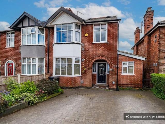 4 bedroom semi detached house for sale
