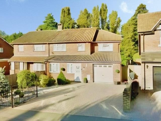 4 bedroom semi detached house for sale