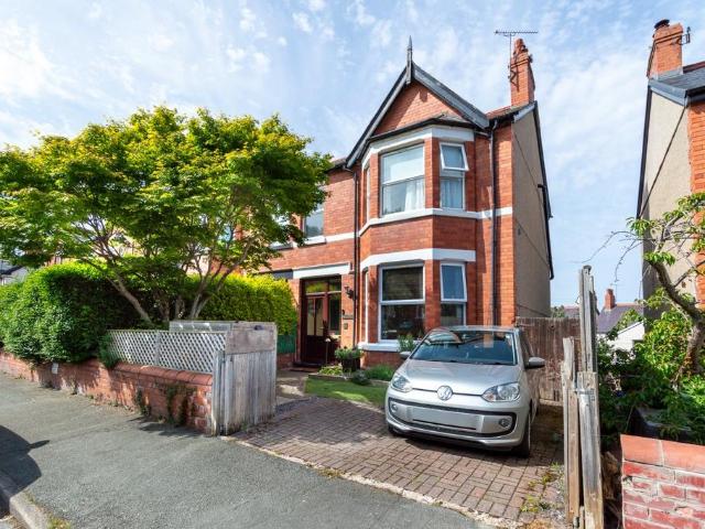 4 bedroom semi detached house for sale