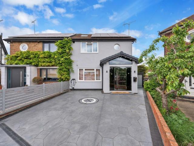 4 bedroom semi detached house for sale