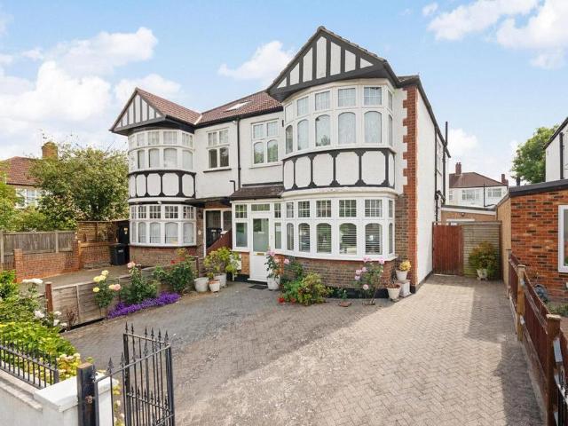 4 bedroom semi detached house for sale