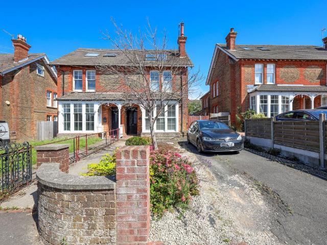 4 bedroom semi detached house for sale