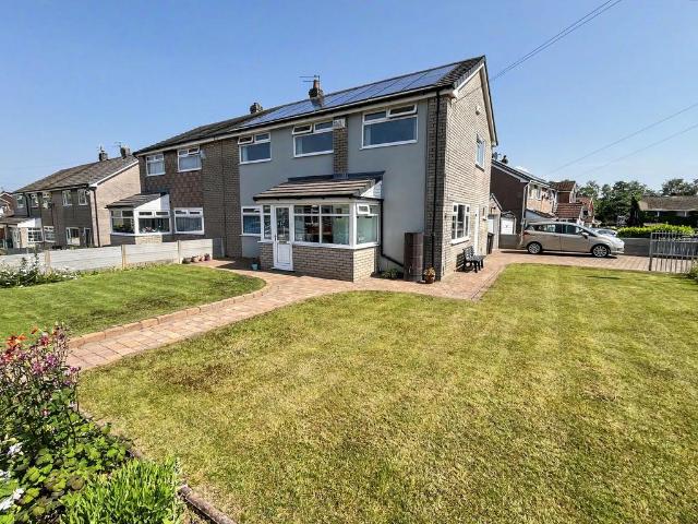 4 bedroom semi detached house for sale