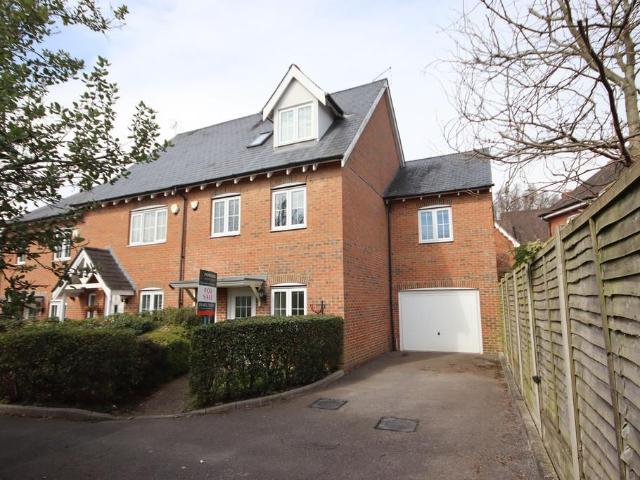 4 bedroom semi detached house for sale