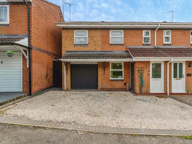 4 bedroom semi detached house for sale