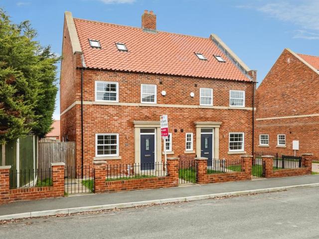 4 bedroom semi detached house for sale