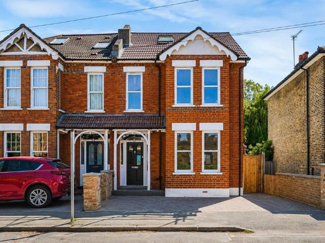 4 bedroom semi detached house for sale