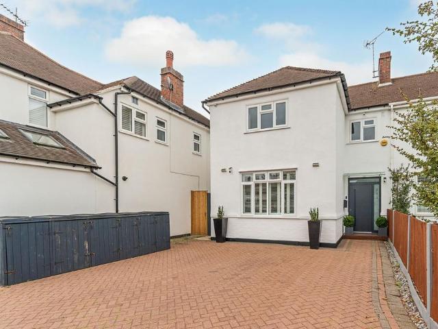 4 bedroom semi detached house for sale