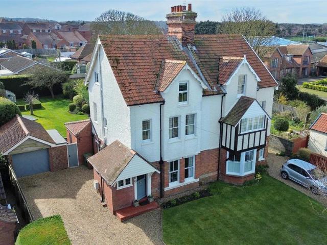 4 bedroom semi detached house for sale