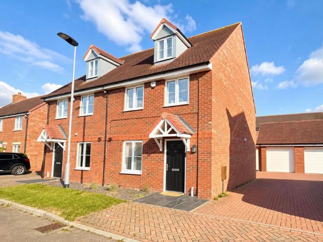 4 bedroom semi detached house for sale