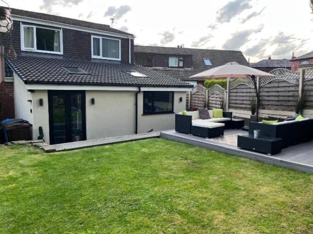 4 bedroom semi detached house for sale