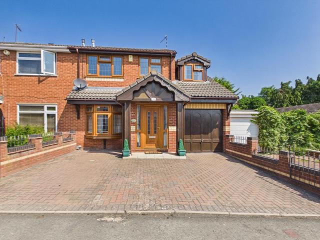 4 bedroom semi detached house for sale